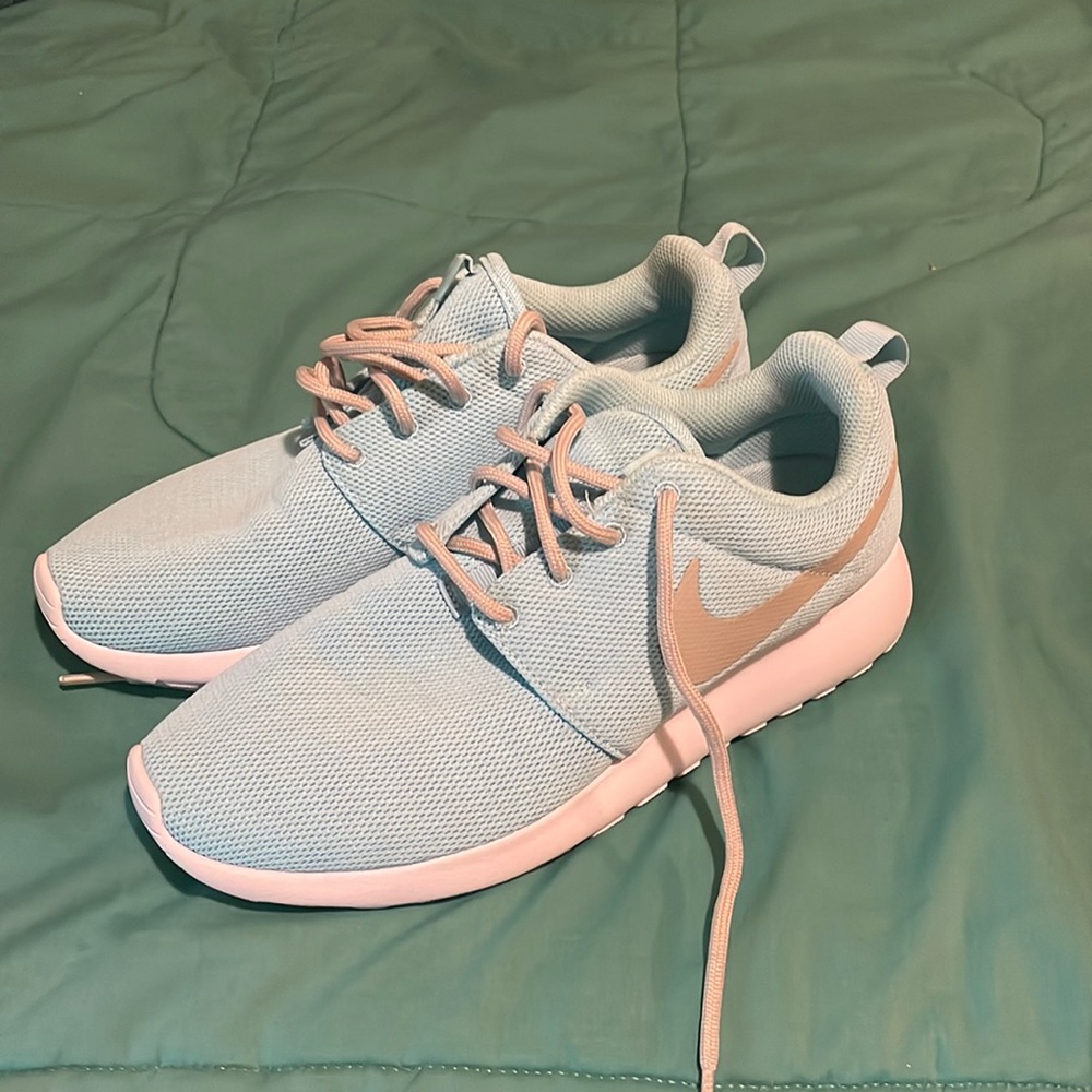 Light Blue Aqua Nike Roche Run Sneakers. Great Condit… - Gem